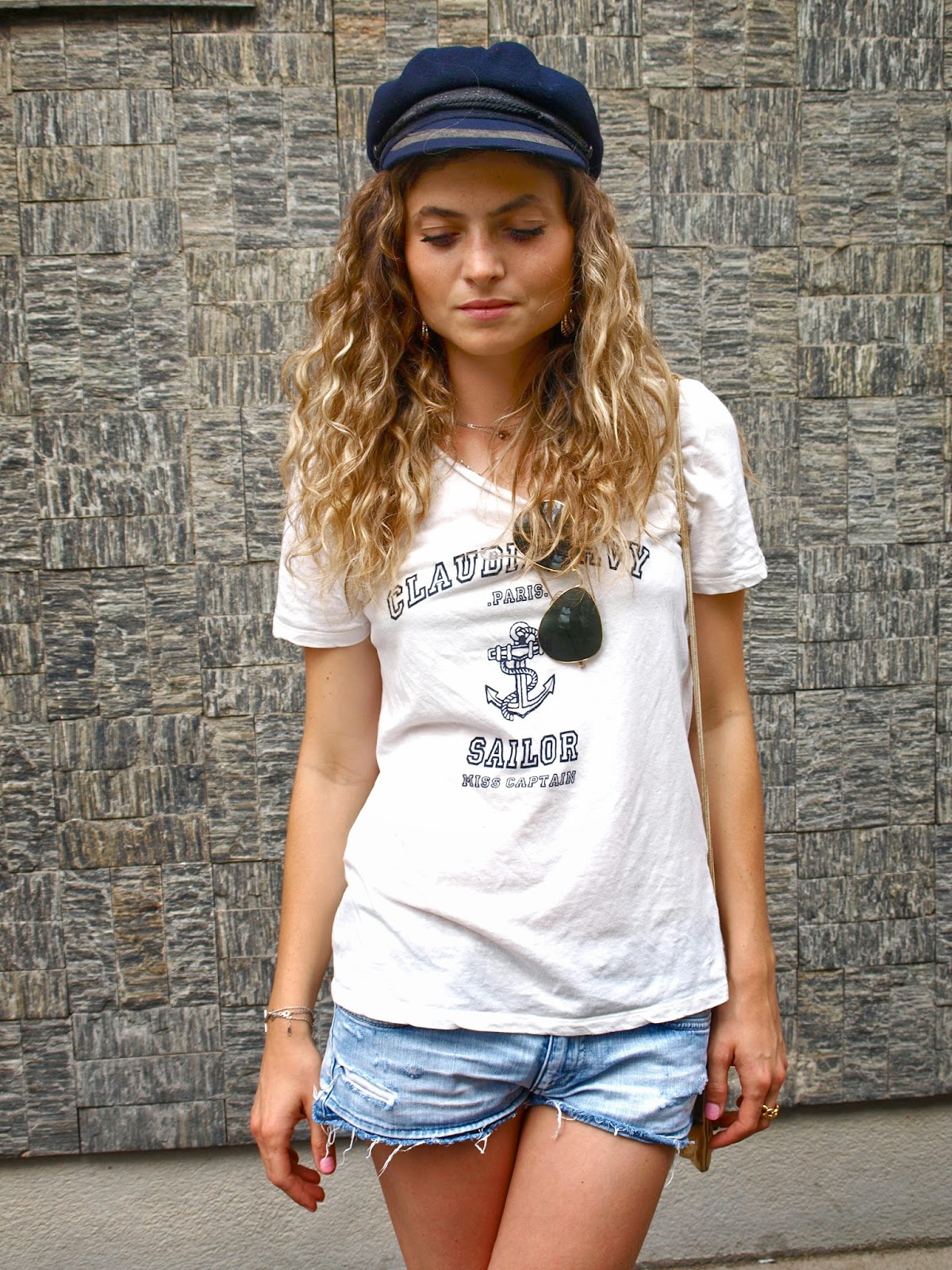 Sailor Miss Captain - Marie and Mood